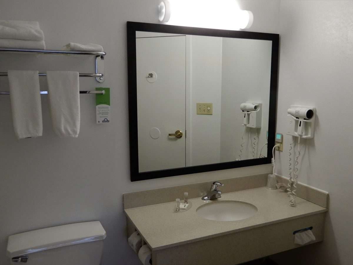 Days Inn & Suites Moncton, New Brunswick {Review & Photos} - Gr8 Travel ...